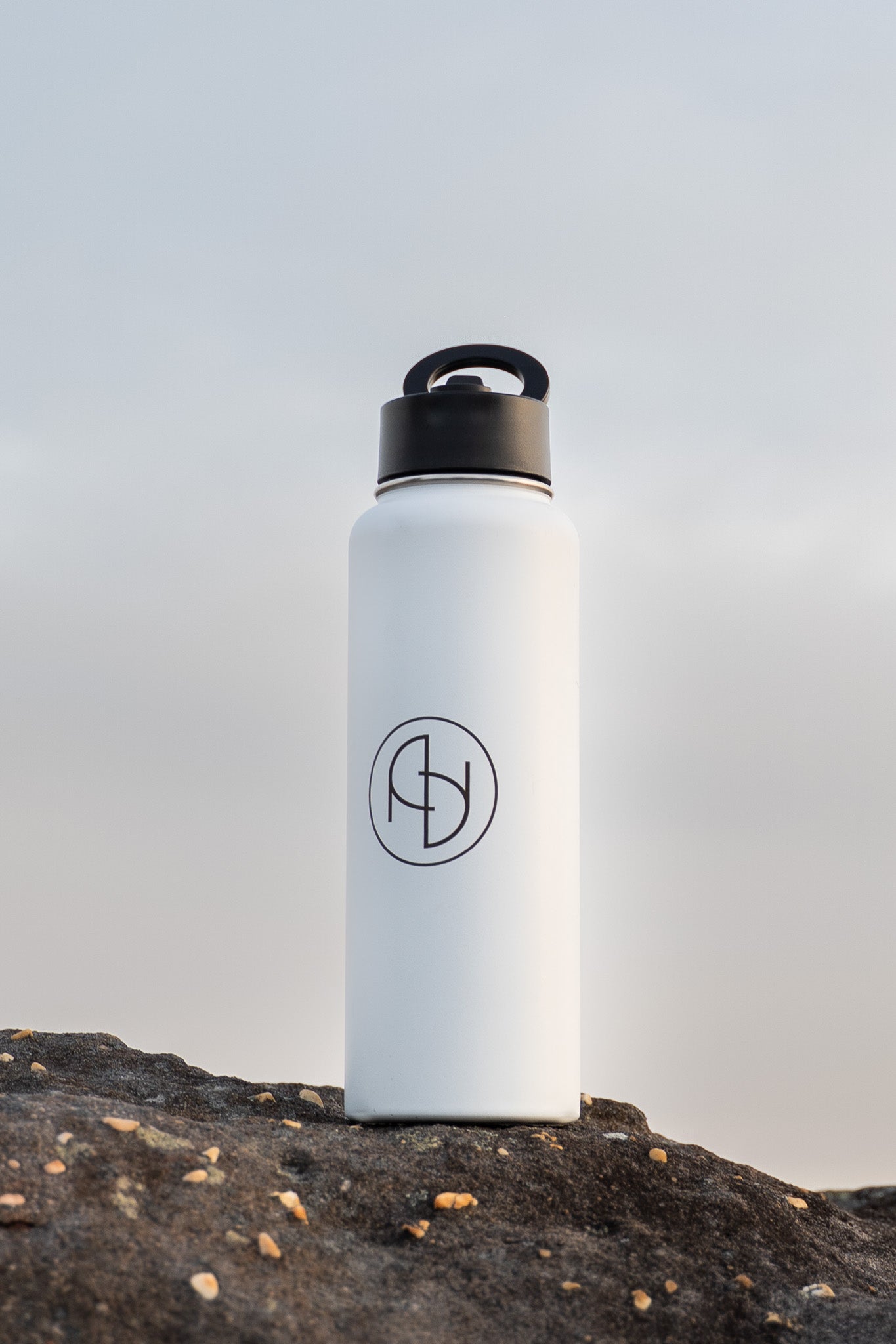 HYDROMAG WATER BOTTLE – Almaya
